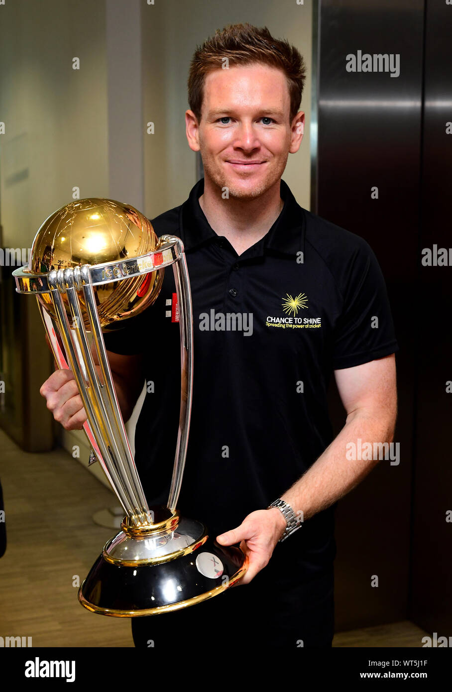 Lost world cup trophy hi-res stock photography and images - Alamy