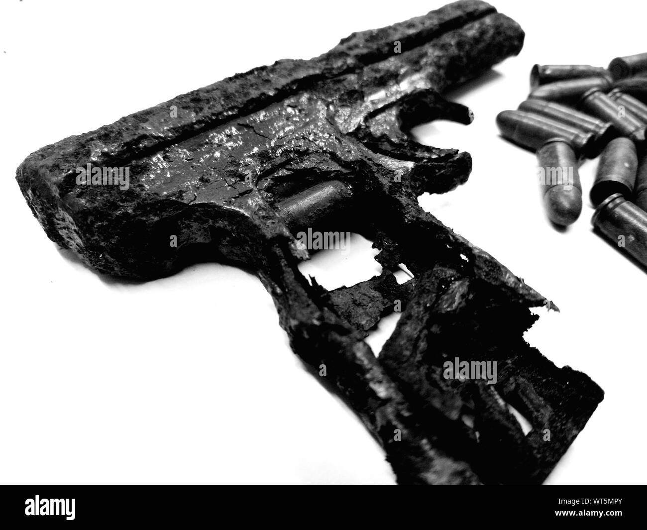 Obsolete handgun hi-res stock photography and images - Alamy
