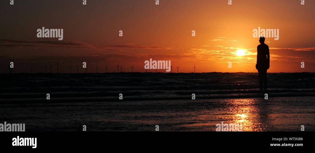 Iron man sculpture hi-res stock photography and images - Alamy