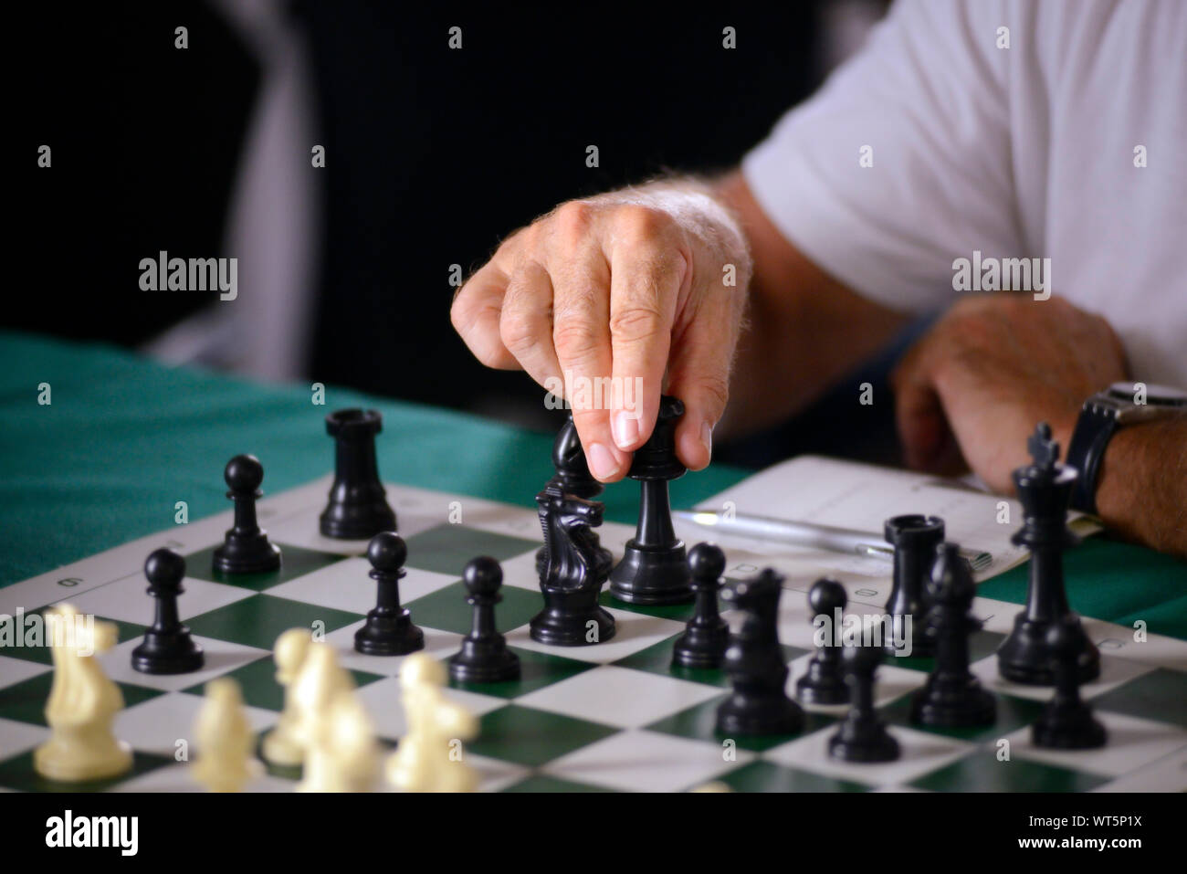 Vintage chess playing hi-res stock photography and images - Alamy