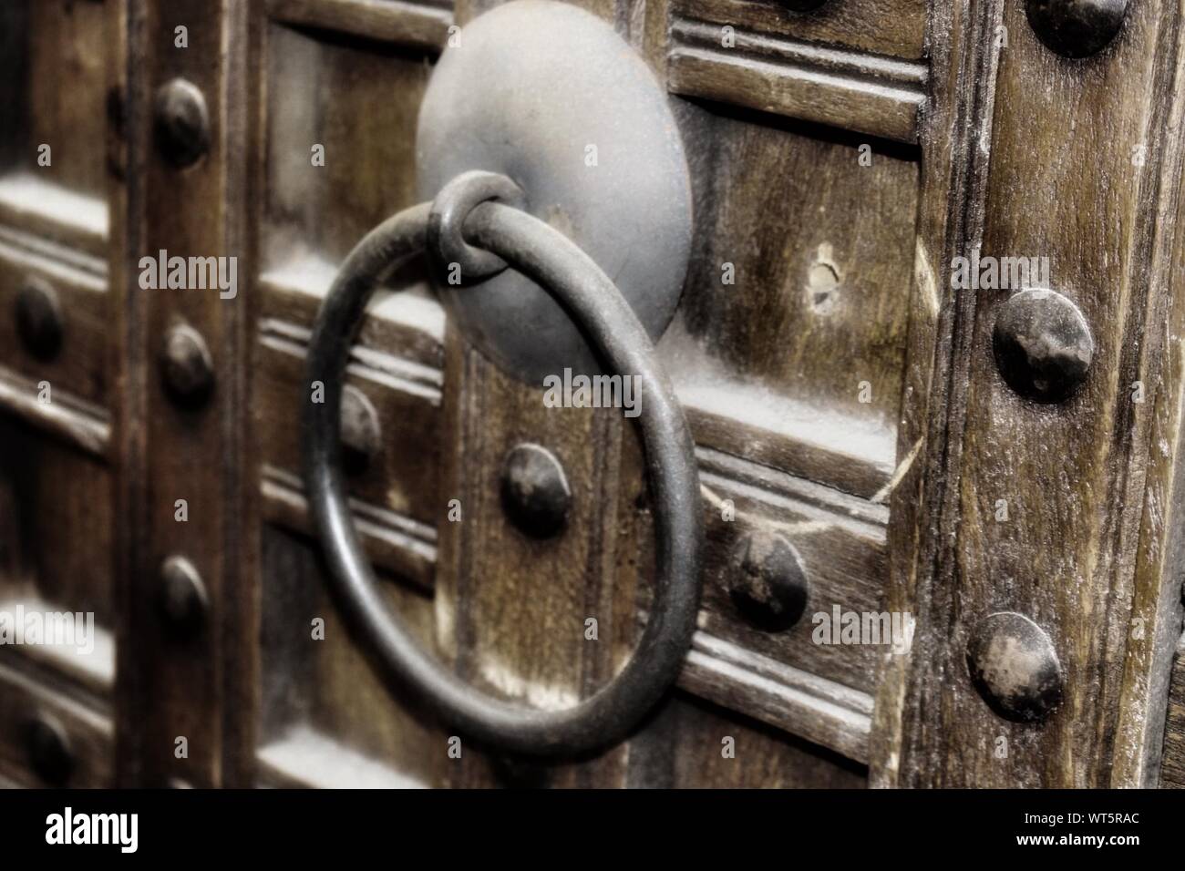 Knock into door hi-res stock photography and images - Alamy