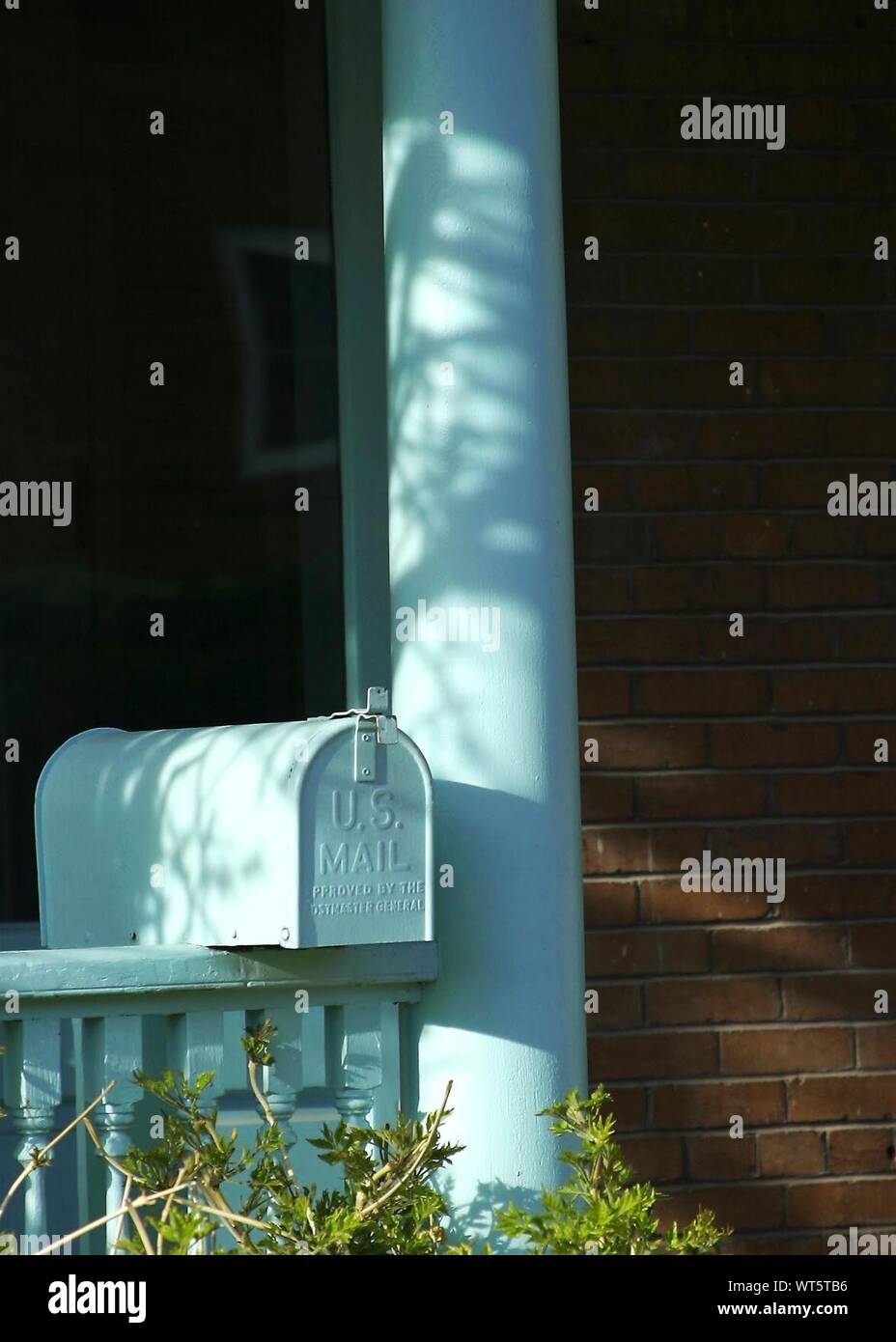 Porch railing hi-res stock photography and images - Alamy