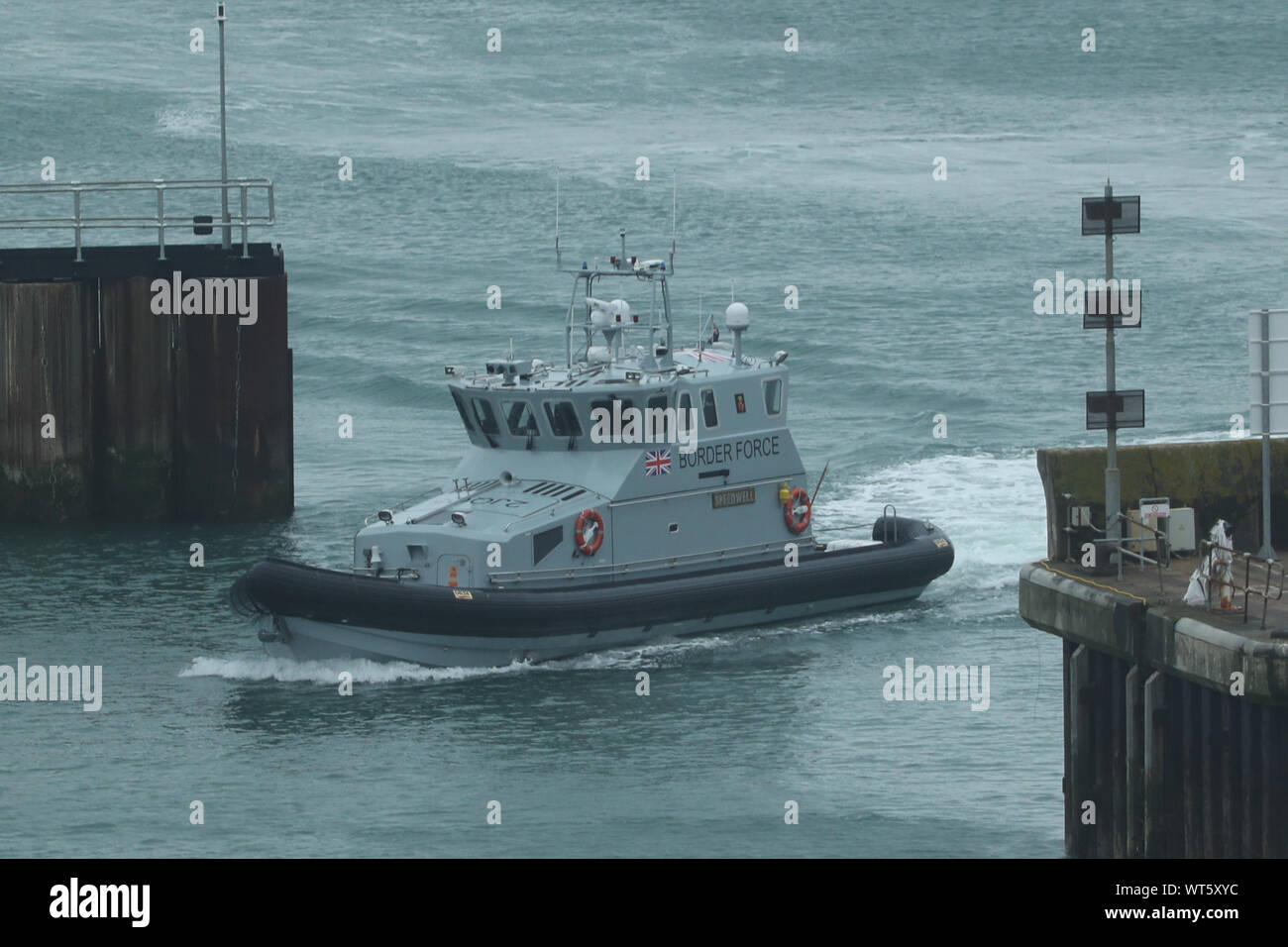 Border force patrol boat speedwell returning hi-res stock photography ...
