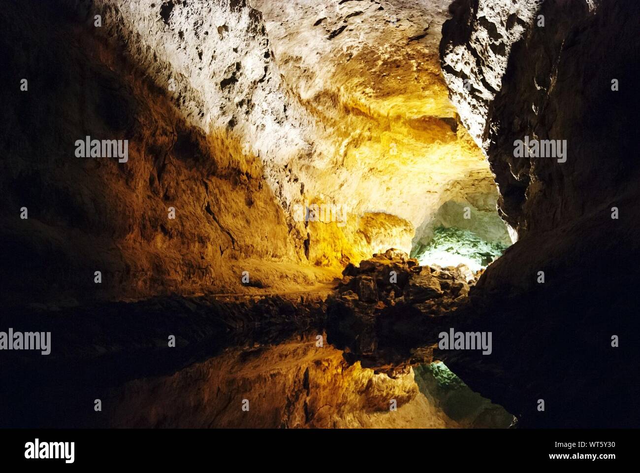 Rock Formations In Cave Stock Photo - Alamy