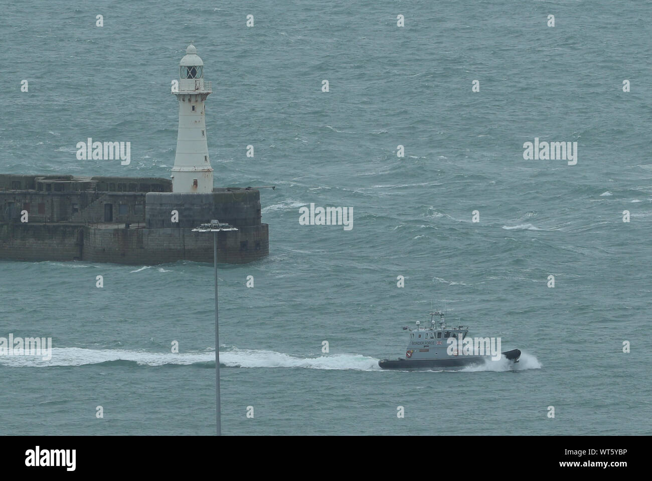 Border force patrol boat speedwell returning hi-res stock photography ...