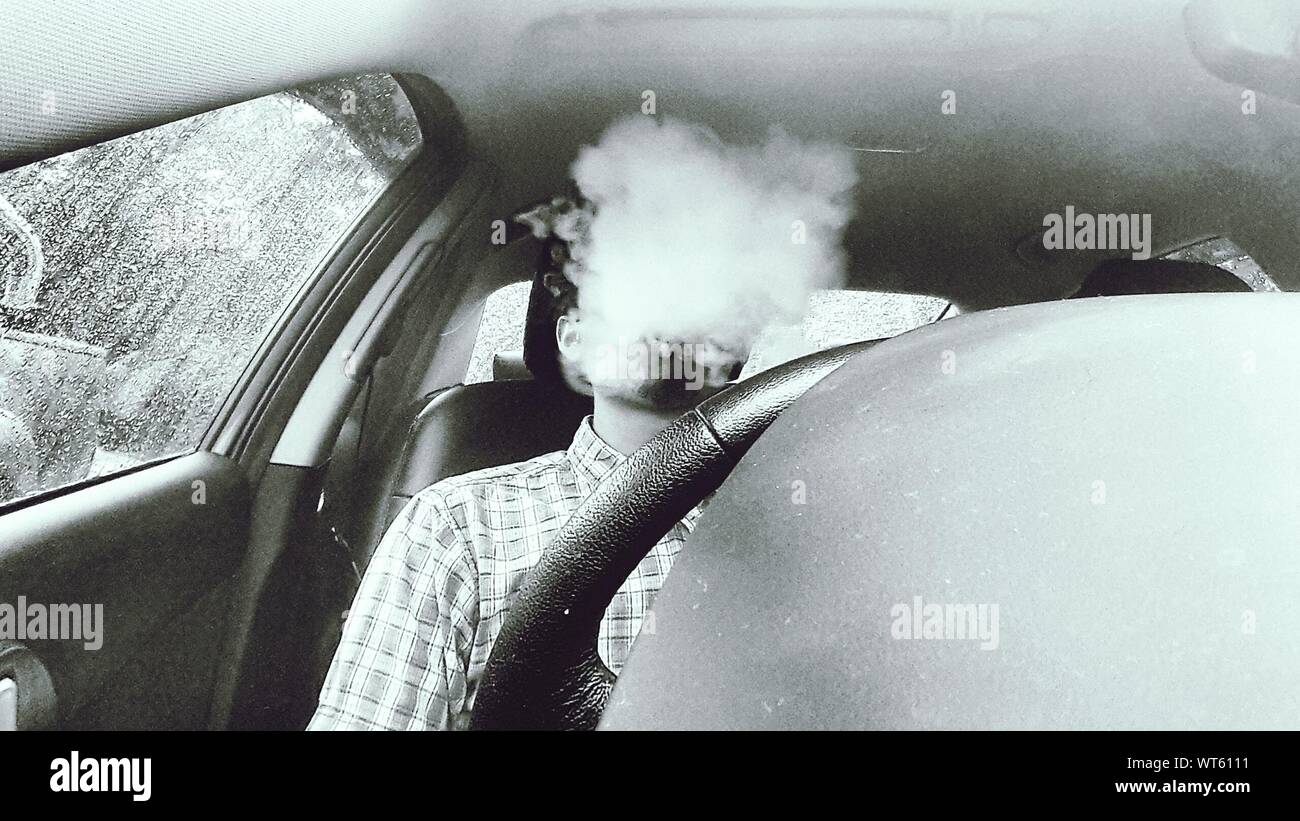 Man smoking car hi-res stock photography and images - Alamy