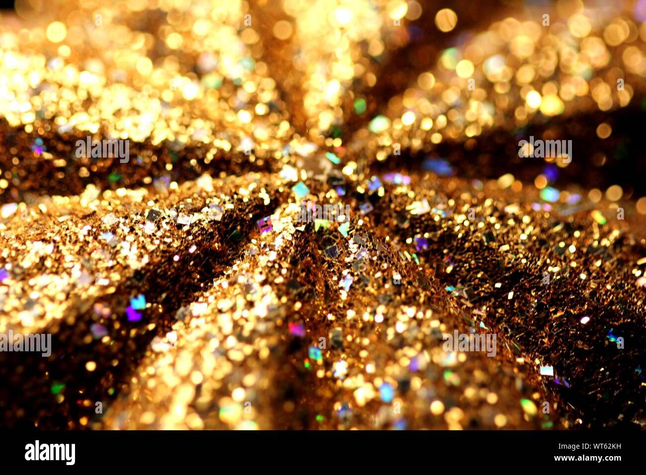 Golden crystals hi-res stock photography and images - Alamy