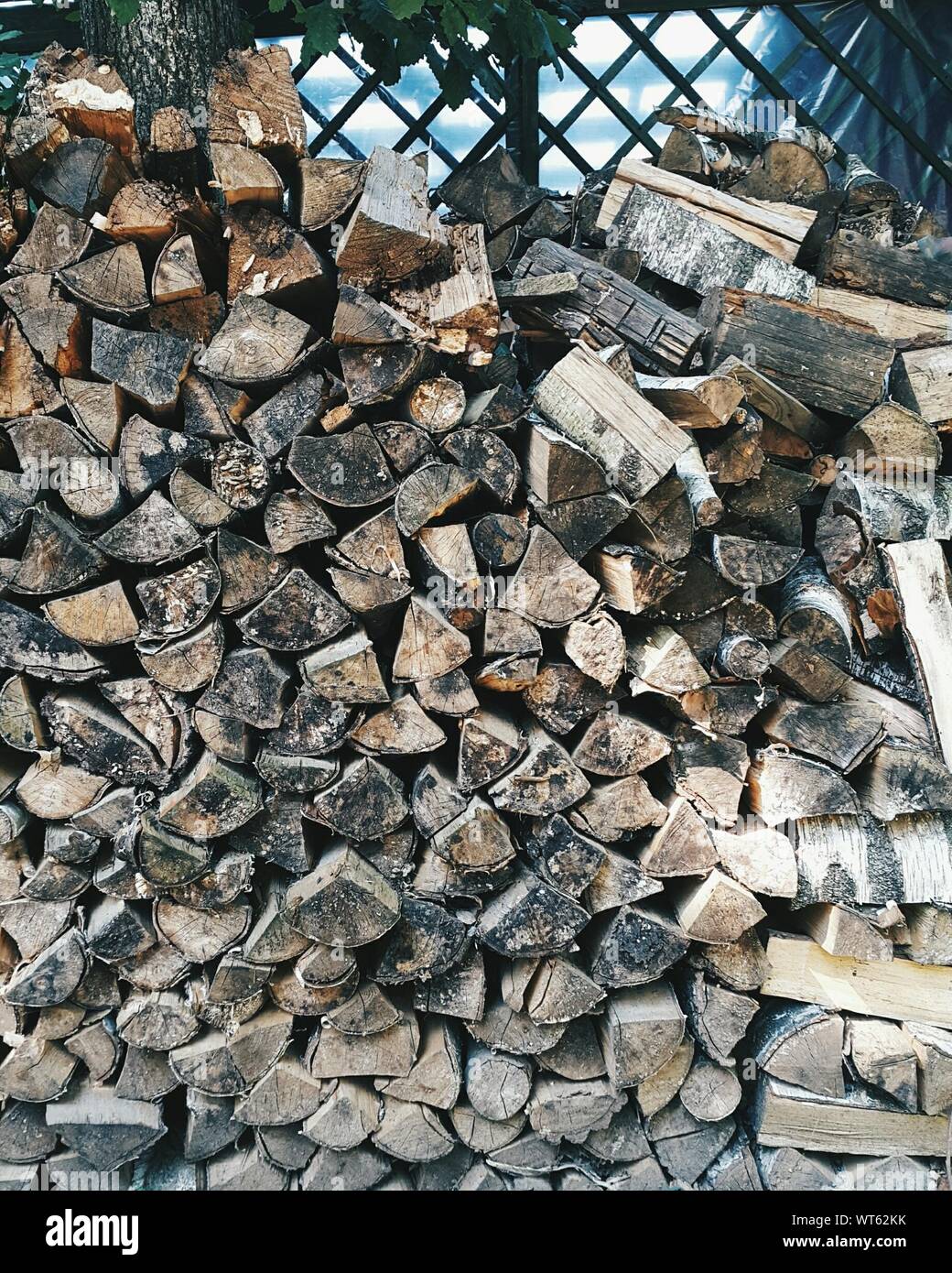 Stacked log fence hi-res stock photography and images - Alamy