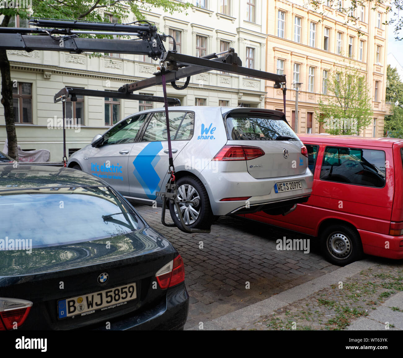 Car relocation hi-res stock photography and images - Alamy
