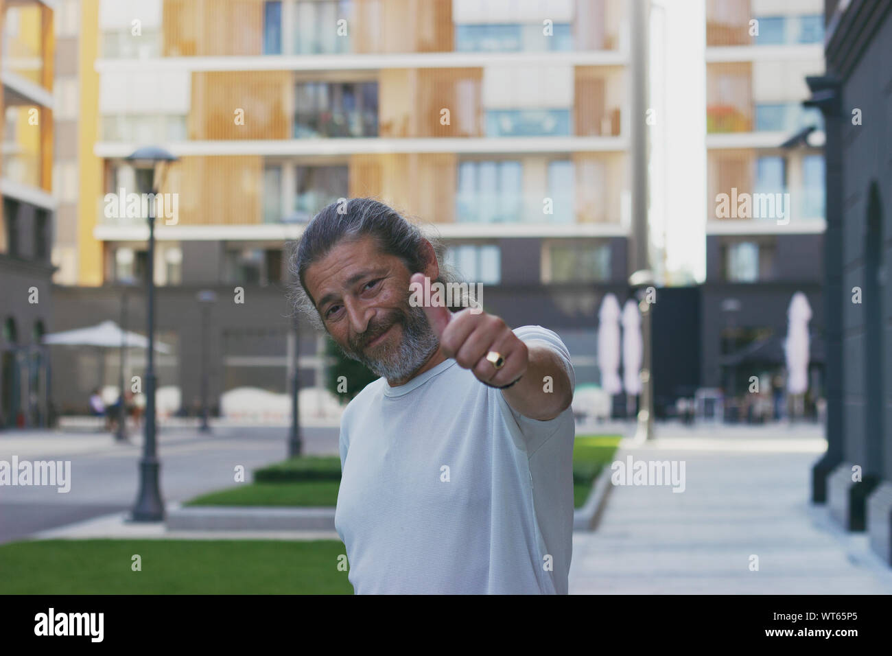 Man showing the middle finger hi-res stock photography and images - Alamy
