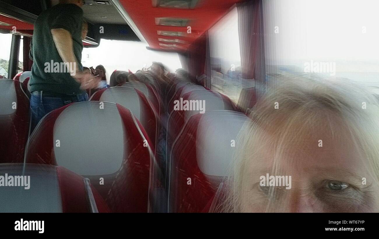 Bus blur hi-res stock photography and images - Alamy