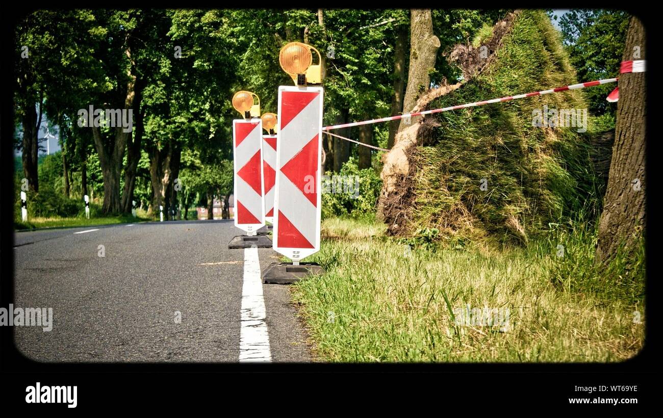 Traffic warning lamp hi-res stock photography and images - Alamy