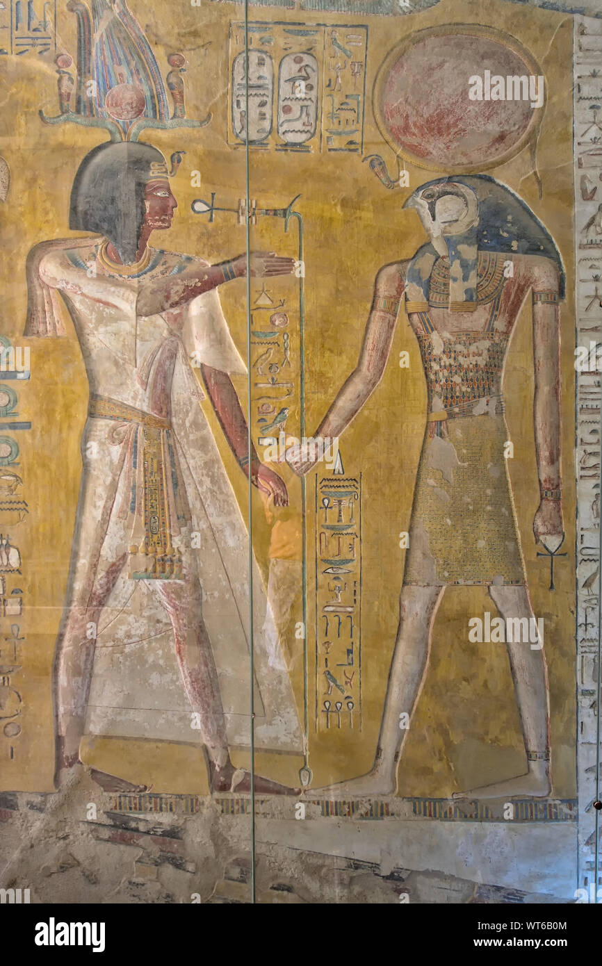 At the beginning of the first corridor Siptah stands with Ra-Horakhty ...