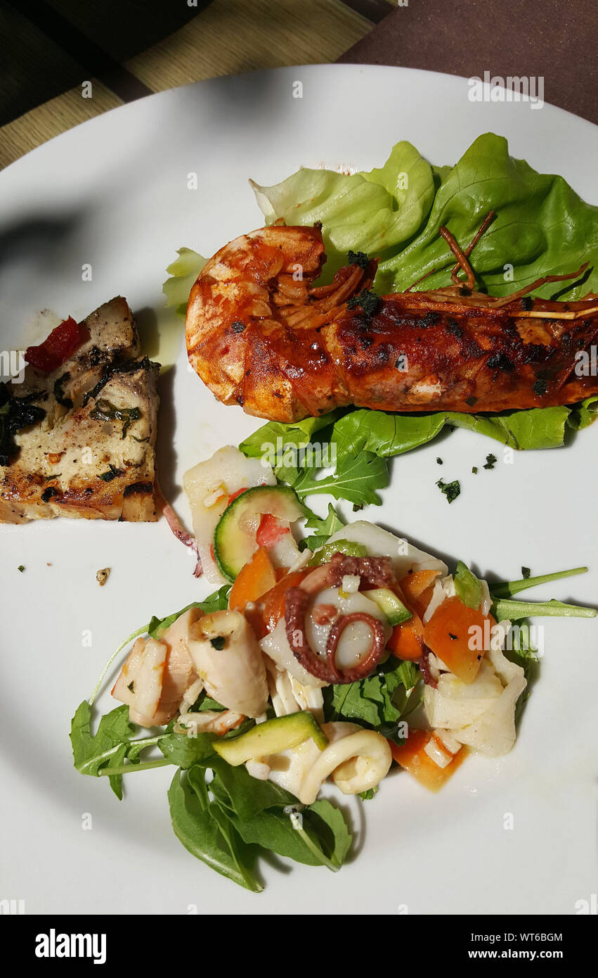Prawns hot mediterranean sauce hi-res stock photography and images - Alamy