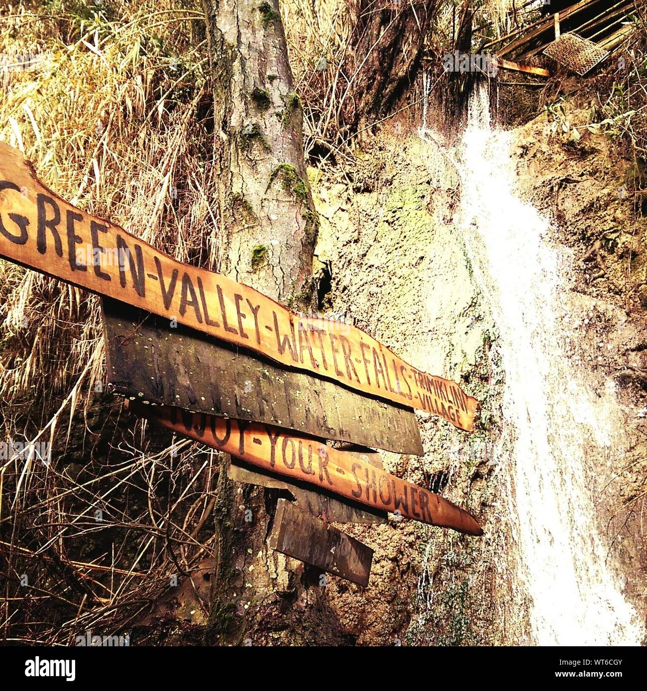 Wooden signs hi-res stock photography and images - Alamy