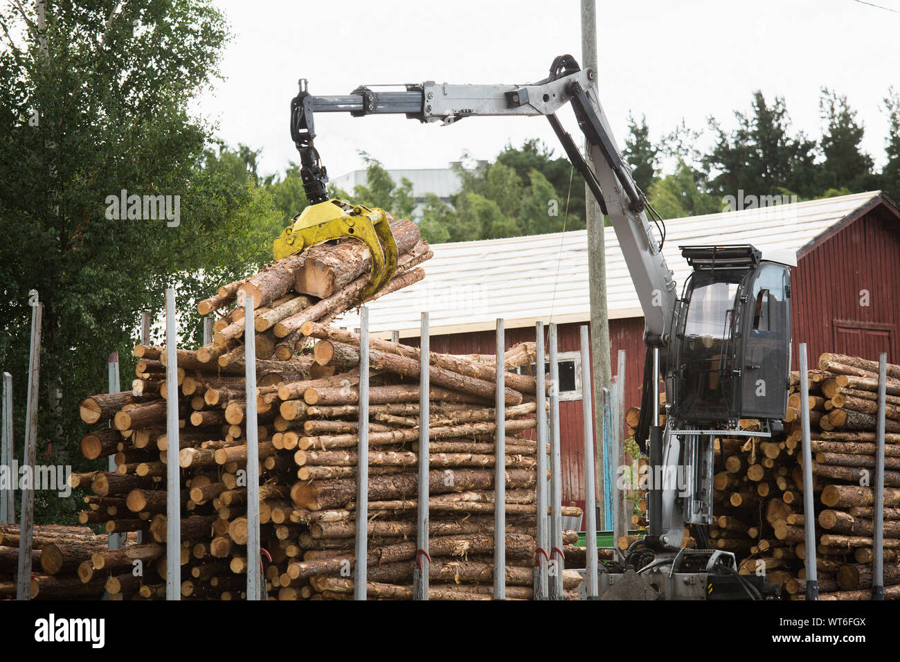Load processing hi-res stock photography and images - Alamy