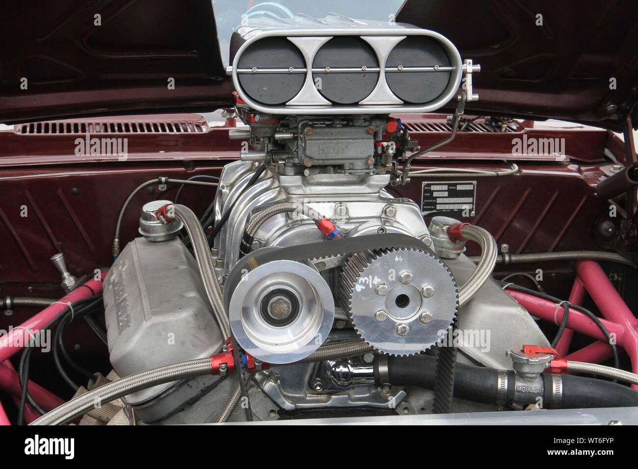 Car with no engine hi-res stock photography and images - Alamy