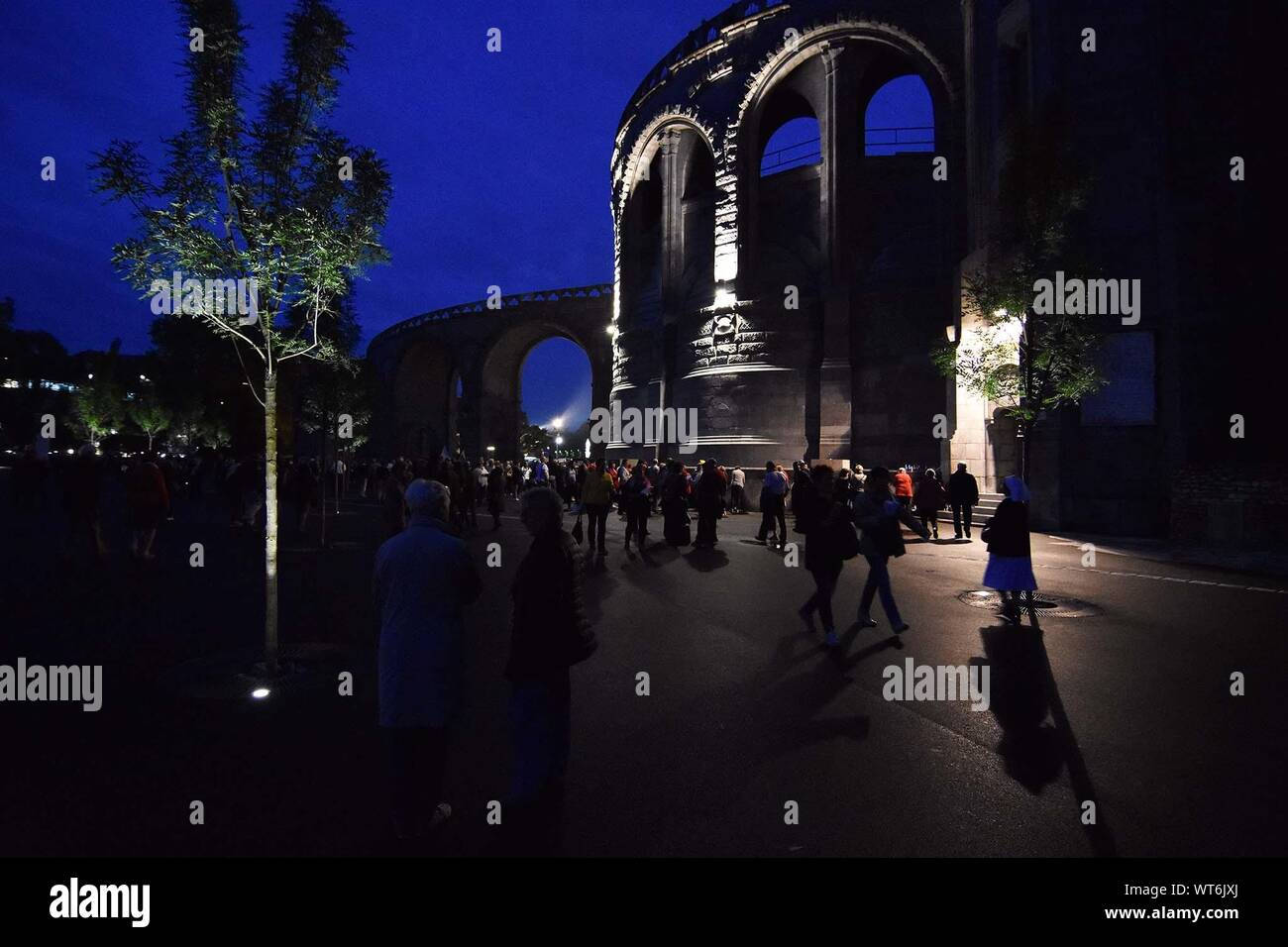 Outside of church building hi-res stock photography and images - Alamy