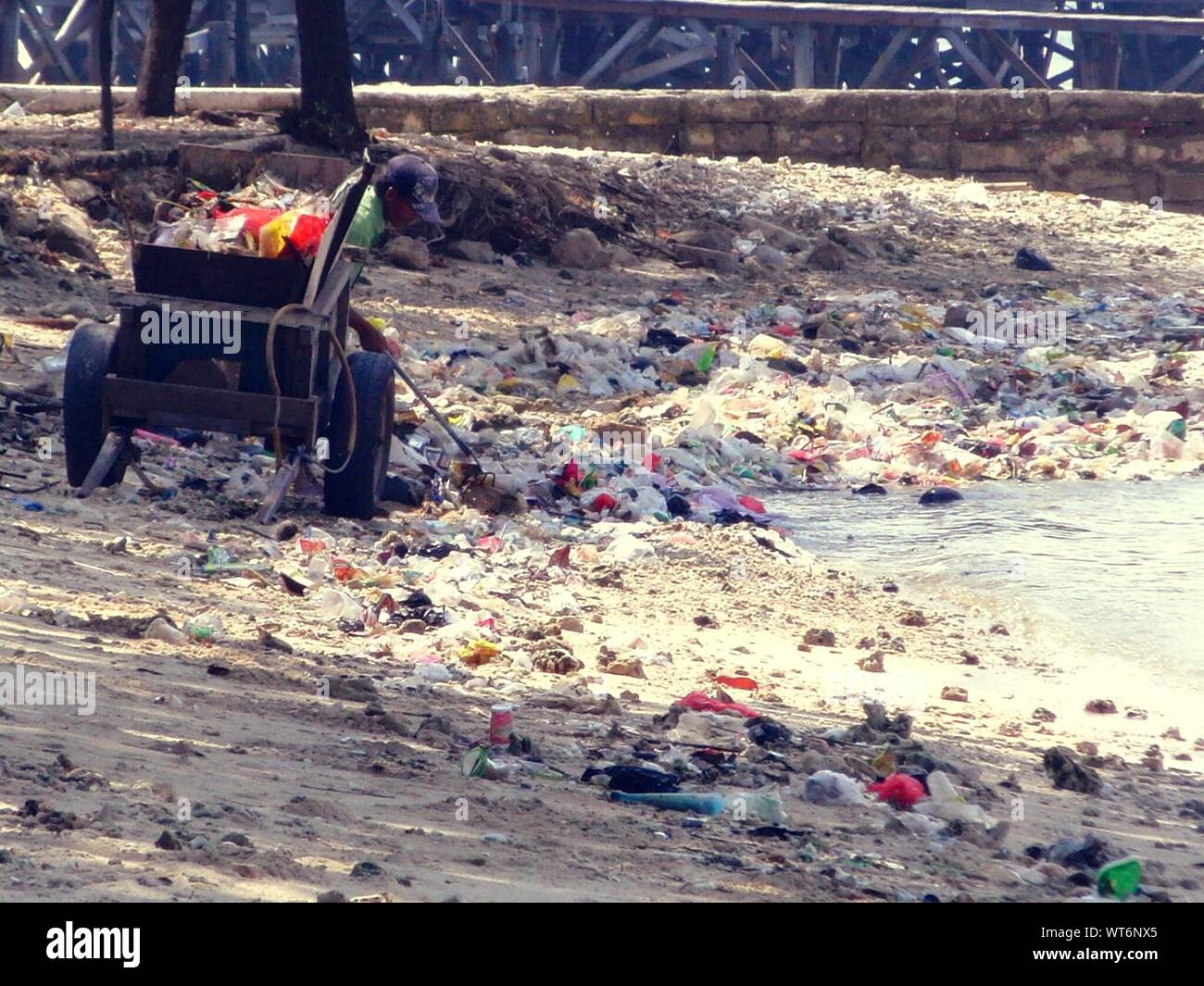 Garbage Worker High Resolution Stock Photography and Images - Alamy