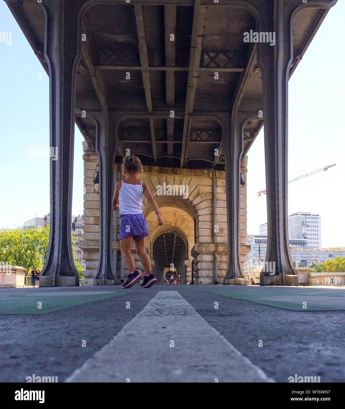 Bridge jumping hi-res stock photography and images - Alamy