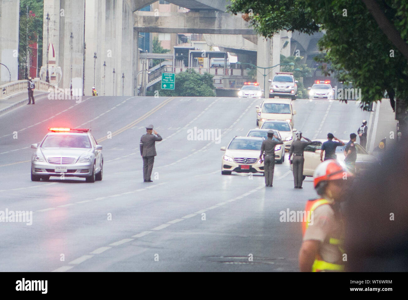 Police officers cars hi-res stock photography and images - Alamy