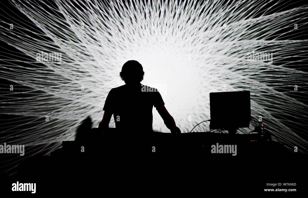 Front projection hi-res stock photography and images - Alamy