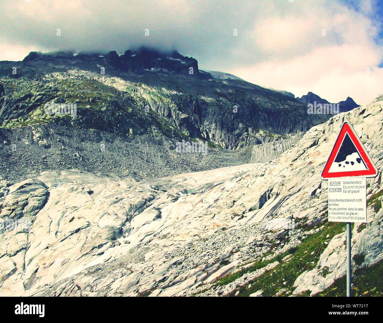 Warning sign in mountains hi-res stock photography and images - Alamy