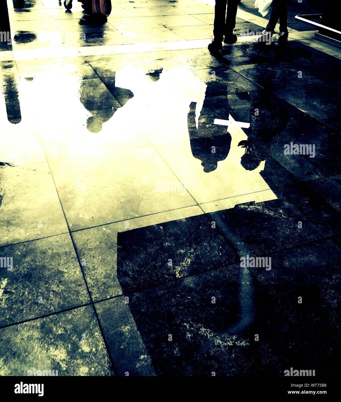 Puddle floor hi-res stock photography and images - Alamy