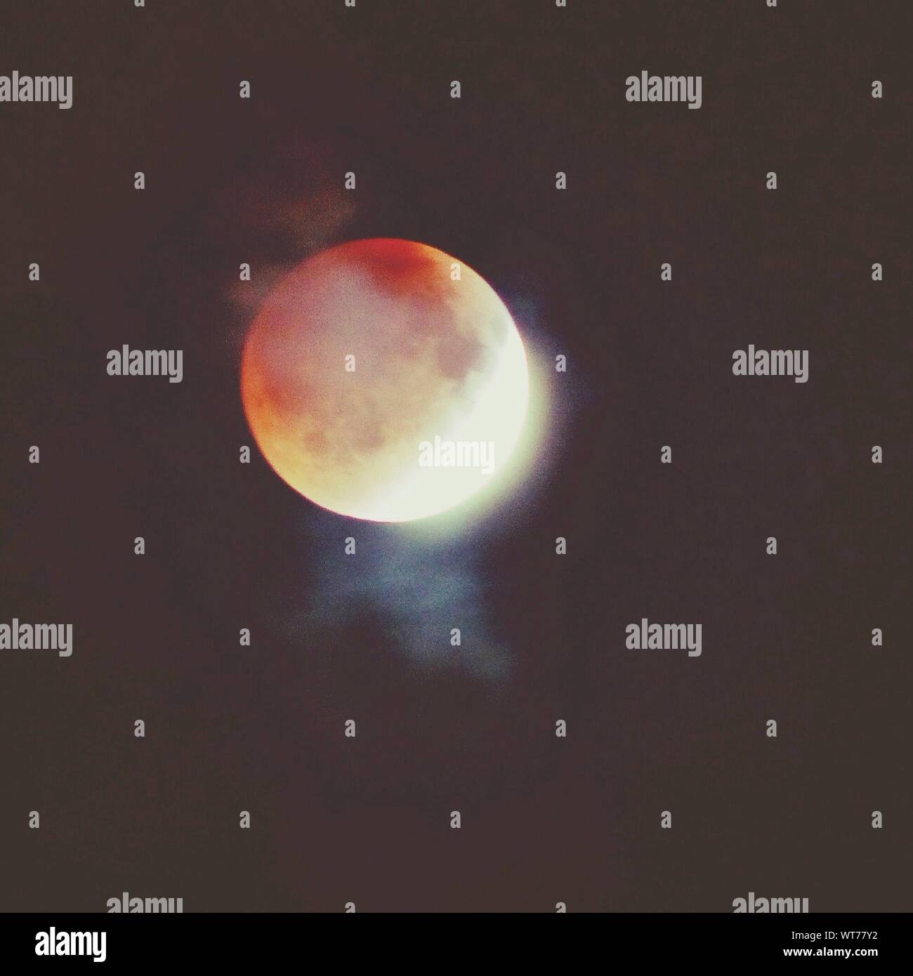Fog moon hi-res stock photography and images - Alamy