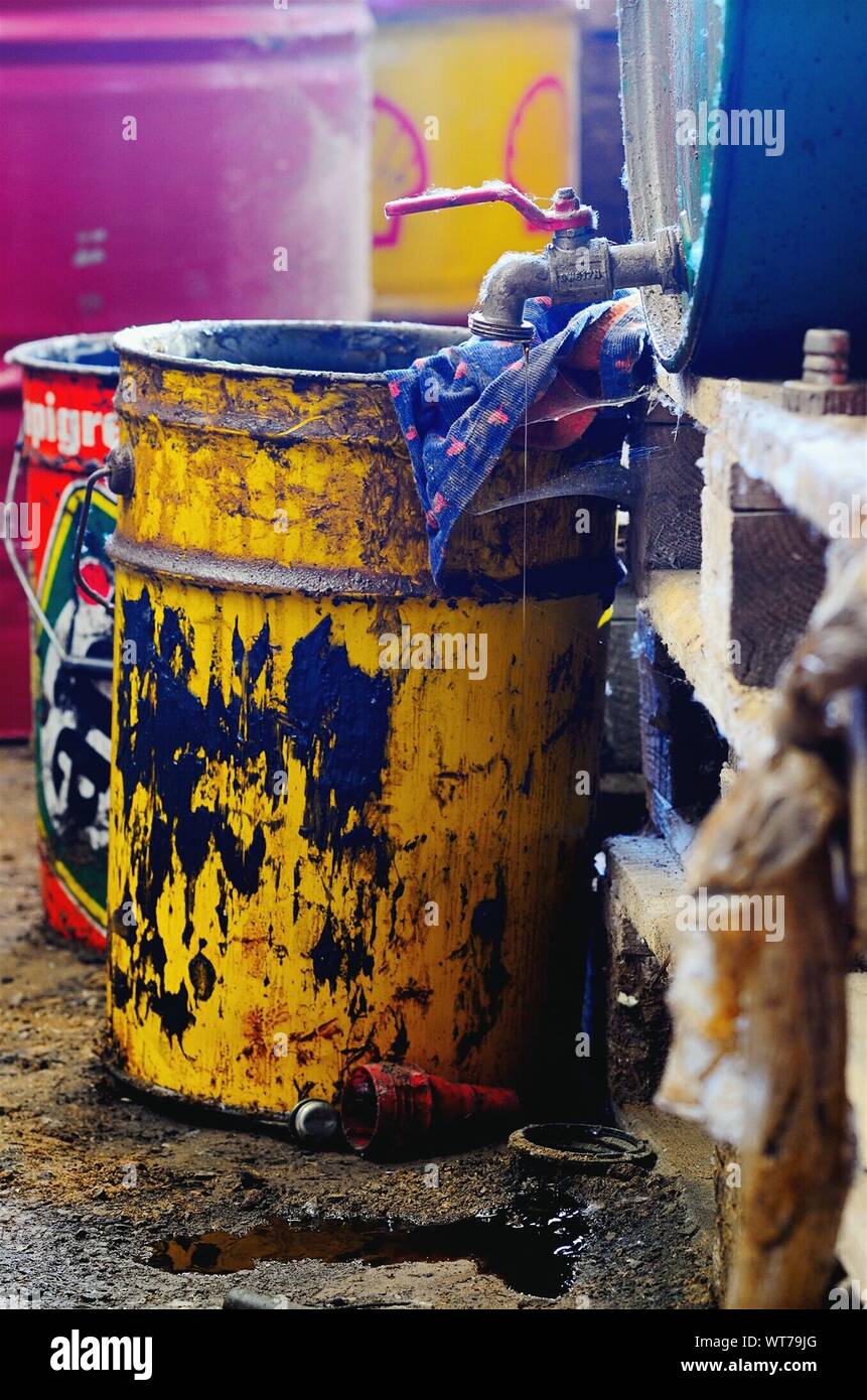 Messy paint storage hi-res stock photography and images - Alamy