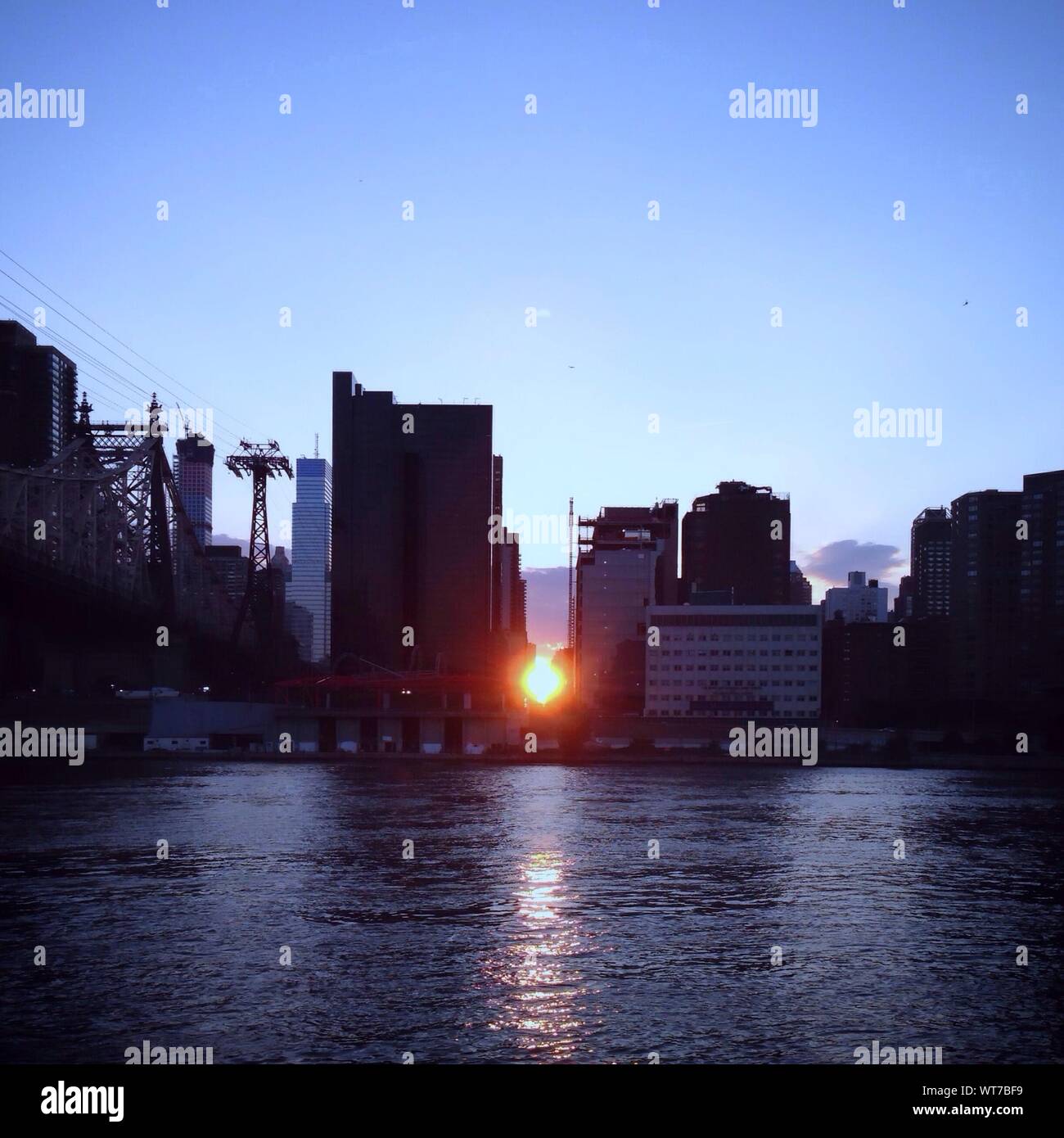 Cityscape sunset background hi-res stock photography and images - Alamy