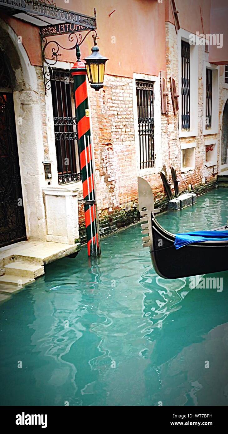 Gondola building hi-res stock photography and images - Alamy