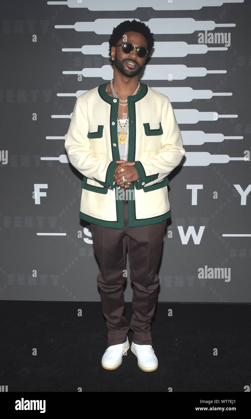 Sean savage hi-res stock photography and images - Alamy