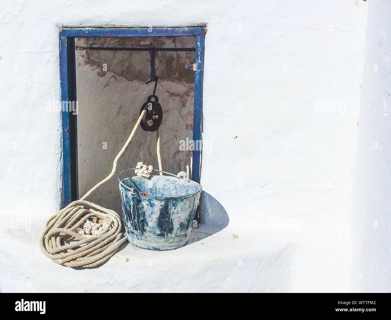 Well rope hi-res stock photography and images - Alamy