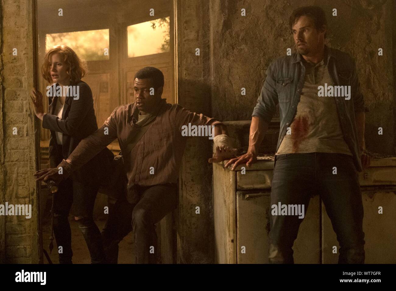IT CHAPTER TWO, from left: Jessica Chastain, Isaiah Mustafa, Jay Ryan ...