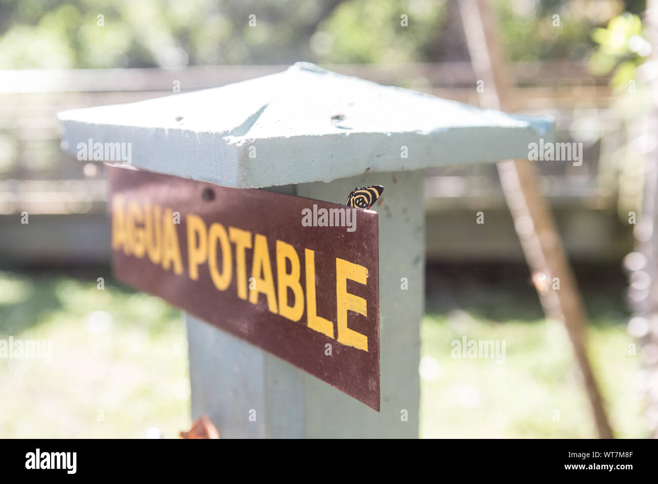 Water sign hi-res stock photography and images - Alamy