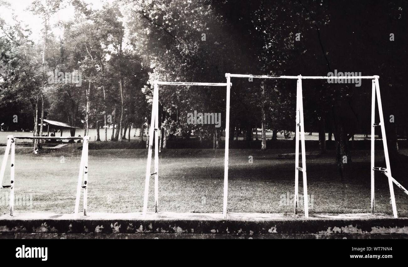 Bars horizontal hi-res stock photography and images - Alamy