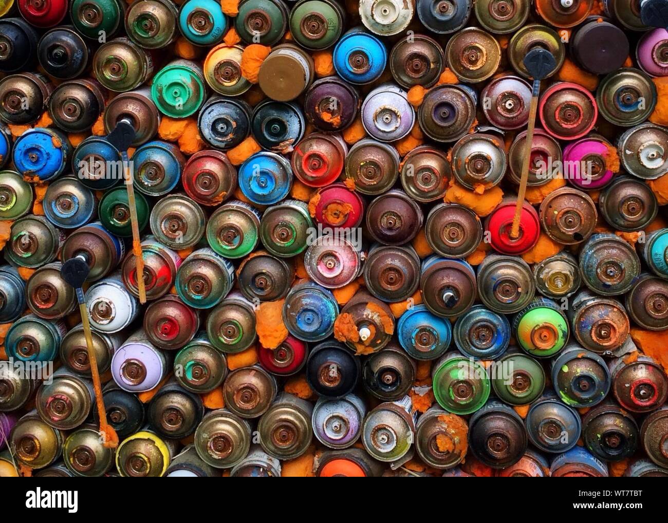 Aerosol cans hi-res stock photography and images - Alamy