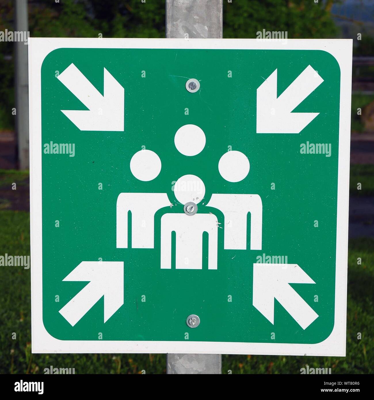 Evacuation sign hi-res stock photography and images - Alamy