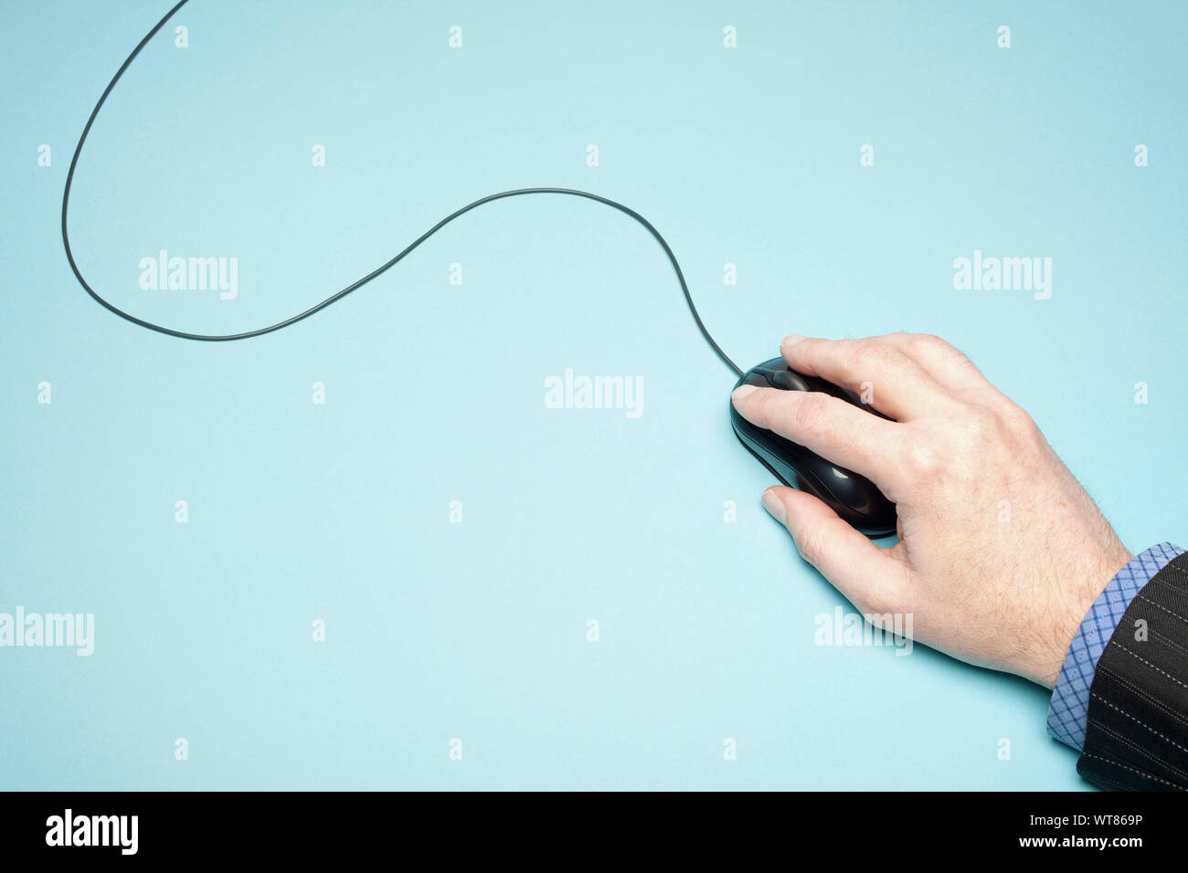 Using the mouse hi-res stock photography and images - Alamy