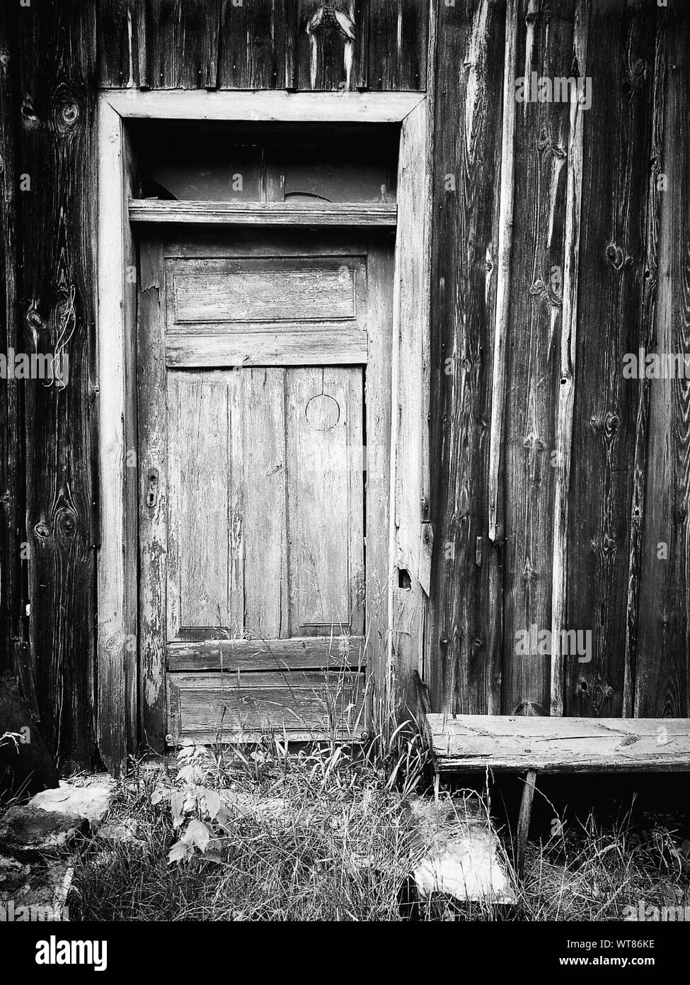 Closed door of house hi-res stock photography and images - Alamy