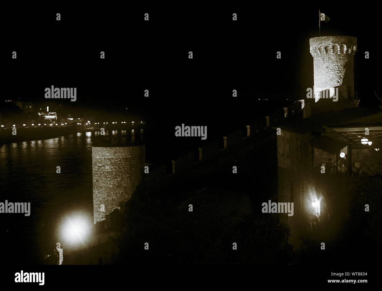 Dark walkway hi-res stock photography and images - Alamy