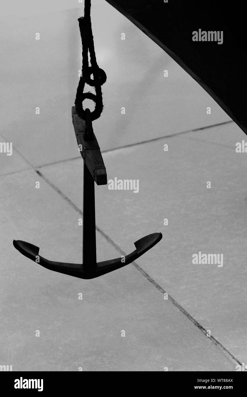 Old fashioned anchor hi-res stock photography and images - Alamy