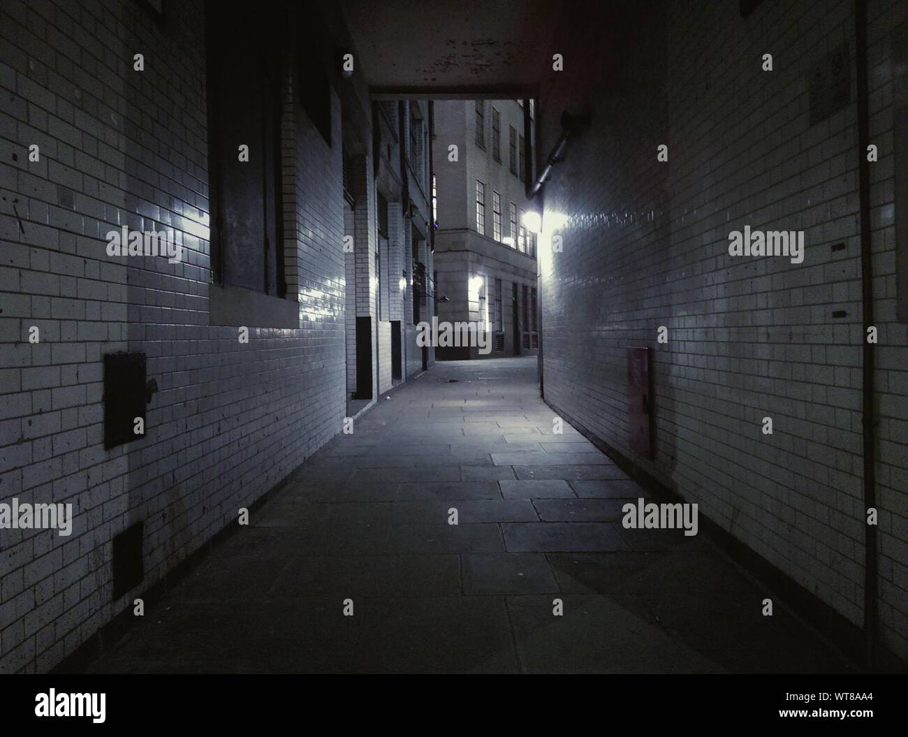 Illuminate buildings hi-res stock photography and images - Alamy