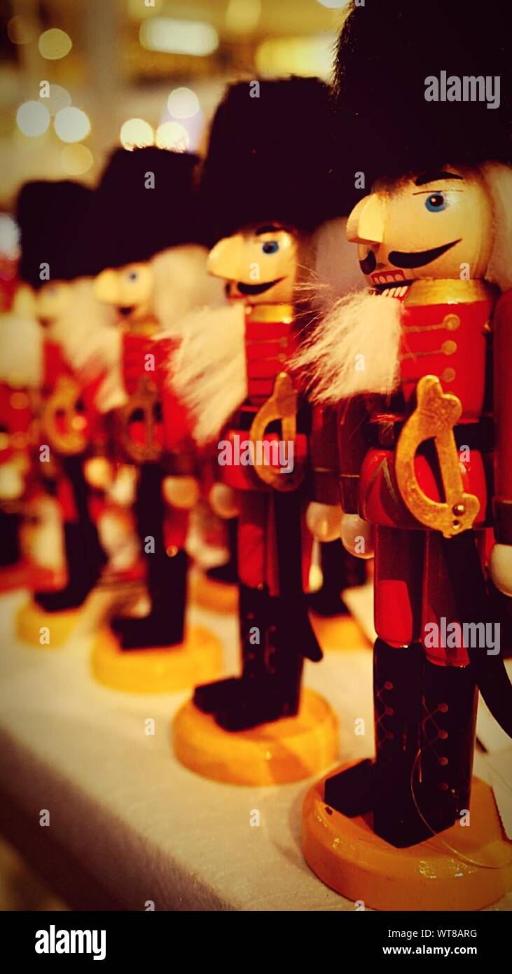 Red toy soldiers hi-res stock photography and images - Alamy