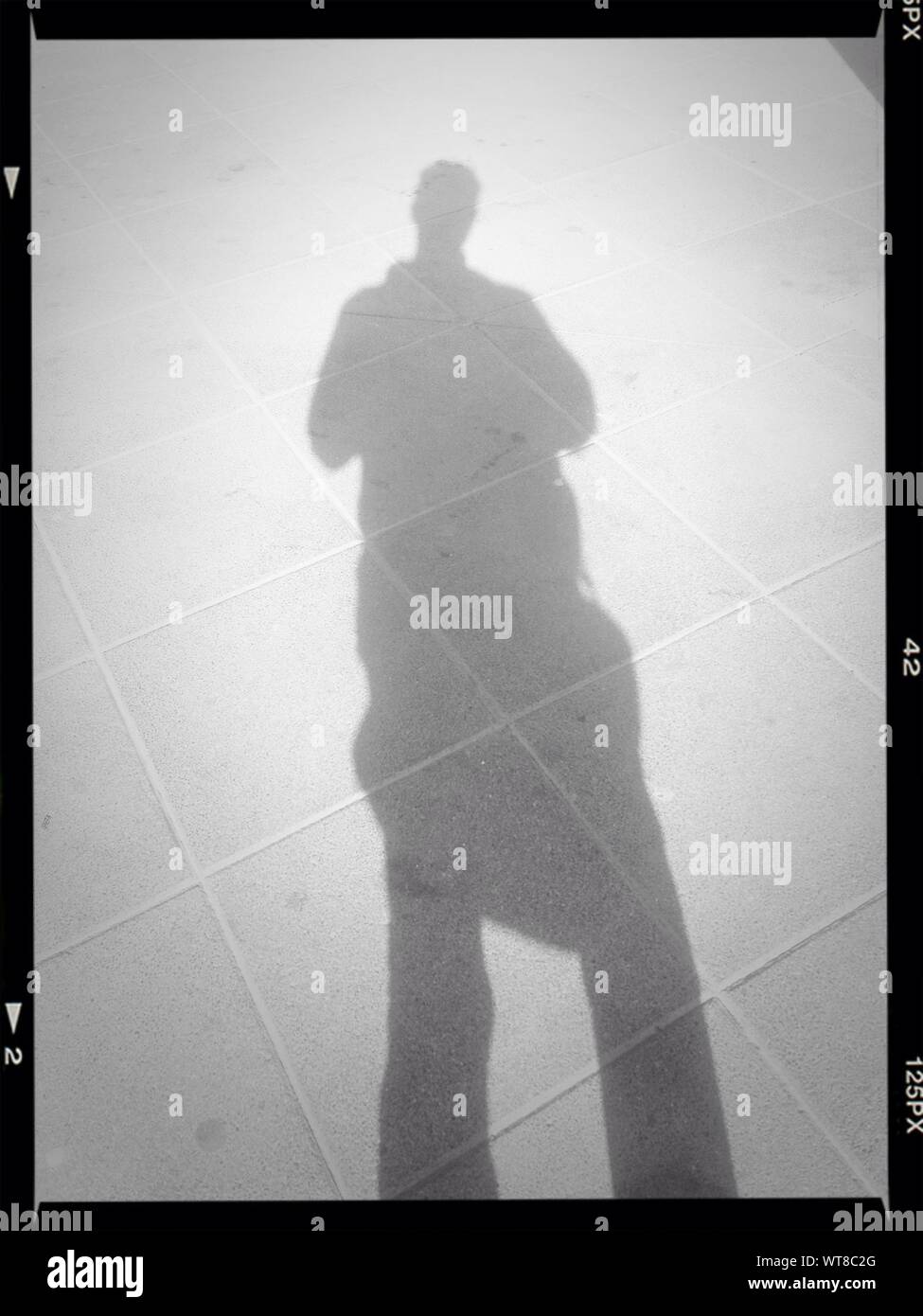 Sunlight on tiles hi-res stock photography and images - Alamy