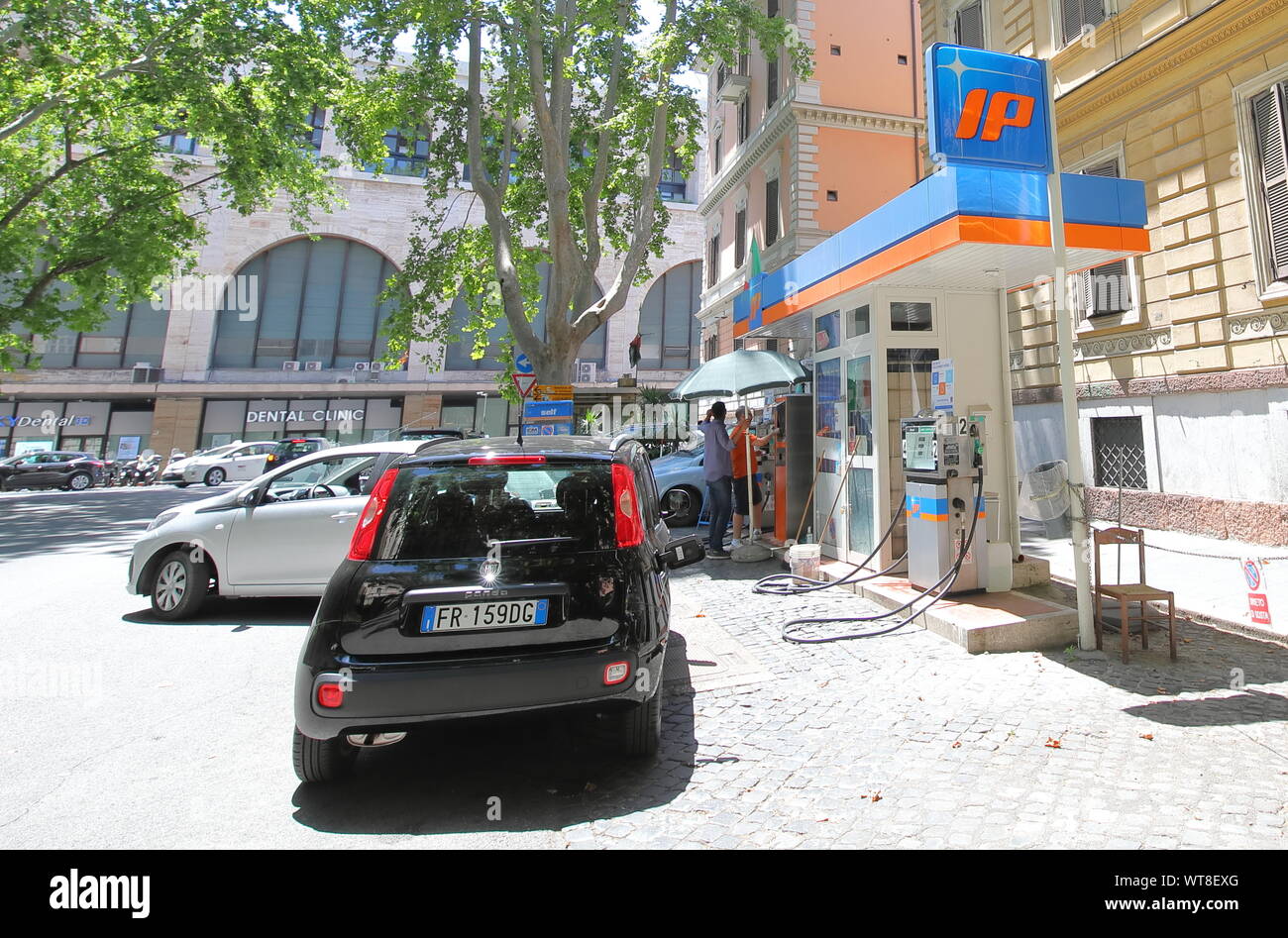 Italy gasoline station hi-res stock photography and images - Alamy