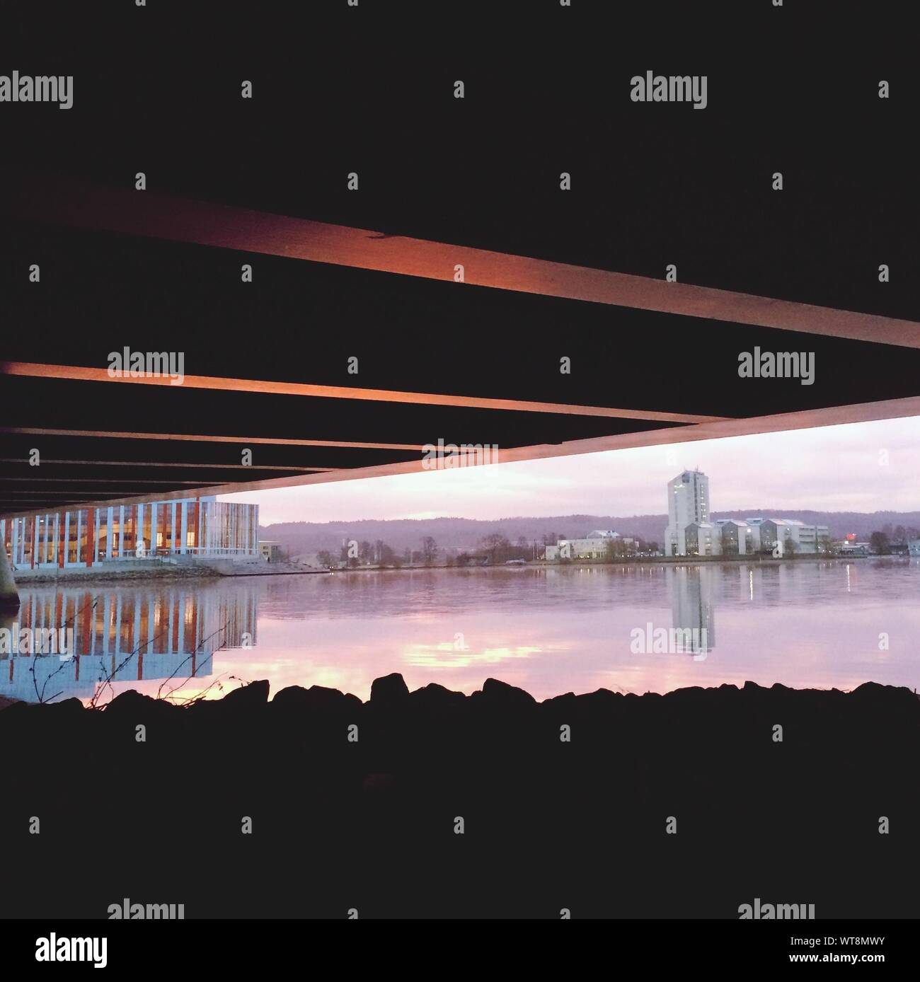 From below bridge hi-res stock photography and images - Alamy