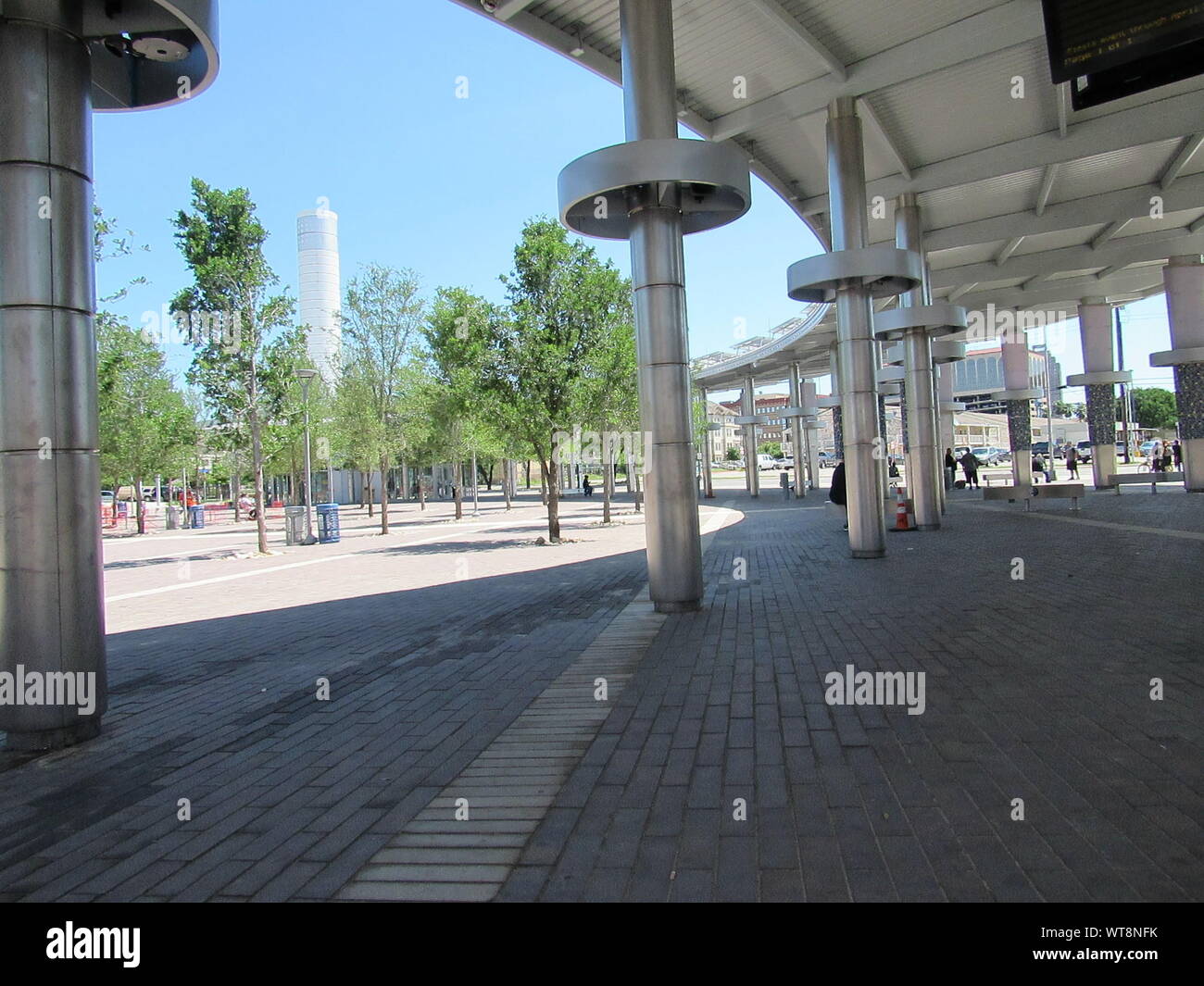 Roof columns hi-res stock photography and images - Alamy