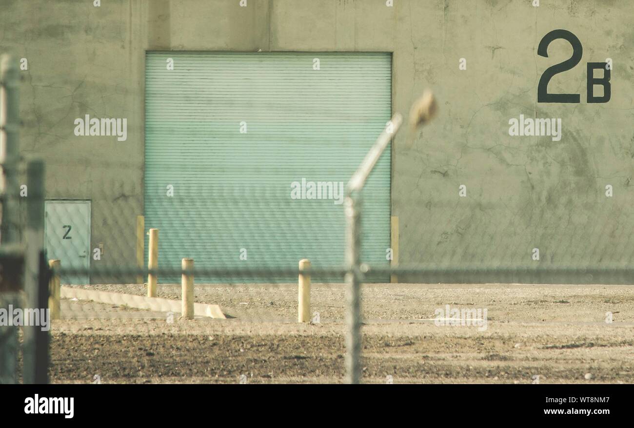 Closed factory hi-res stock photography and images - Alamy